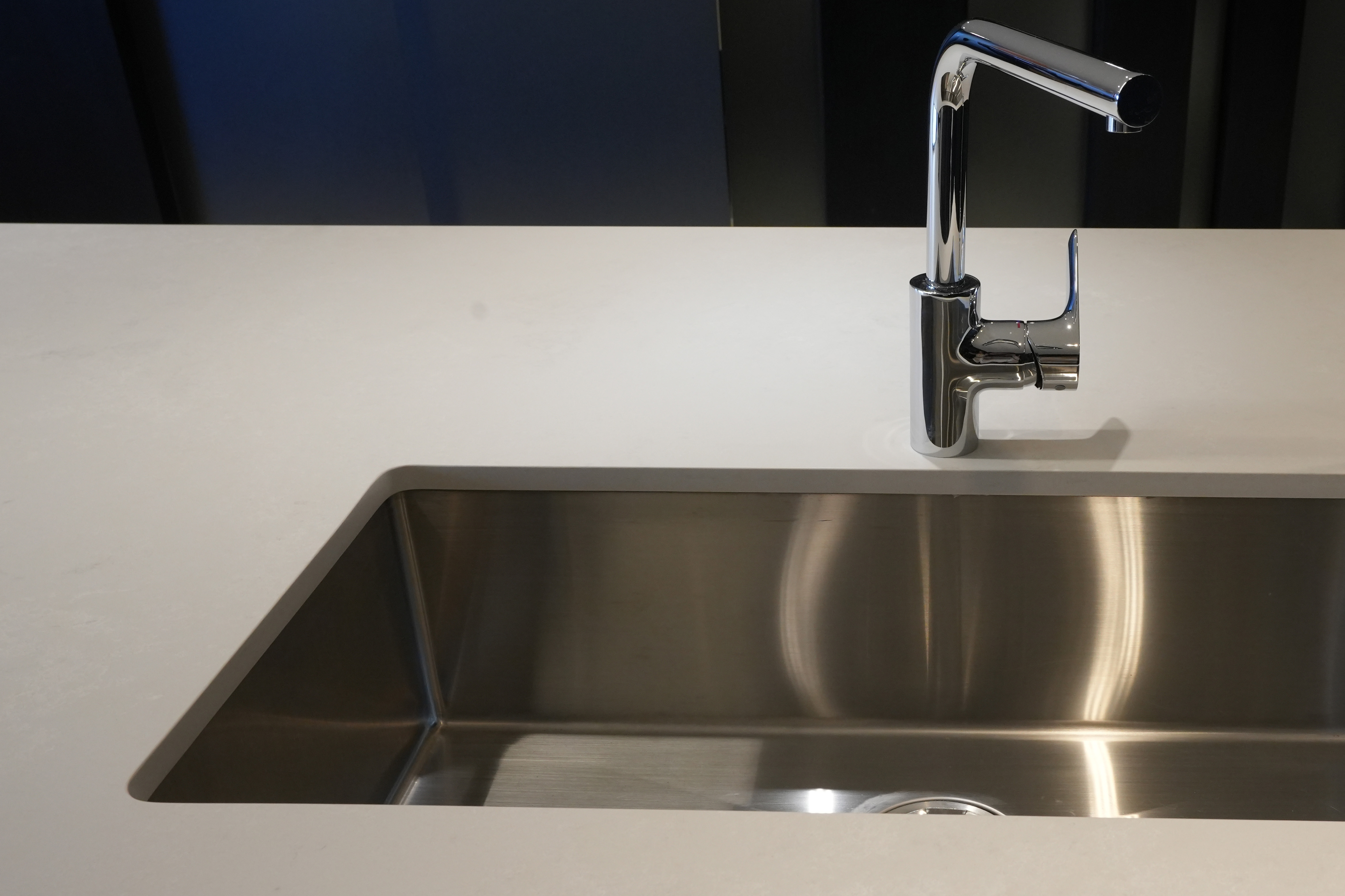 MQ-L725 Siberia White